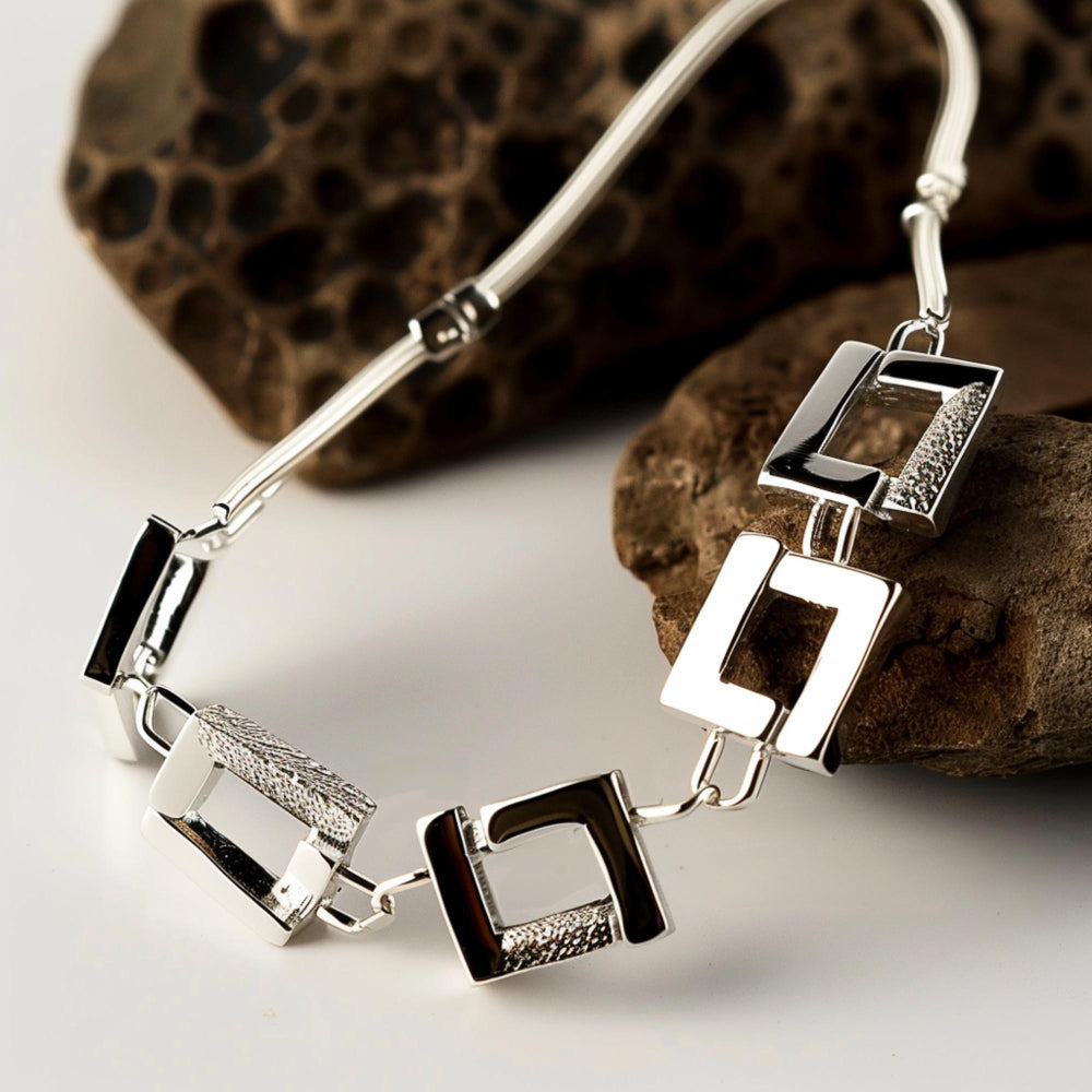 Women Optic Jewelry – Monocle Muse